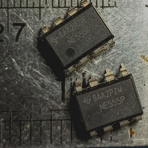 Jual IC NE555 NE555P NE 555 555P ORIGINAL TEXAS instrument - Kab ...