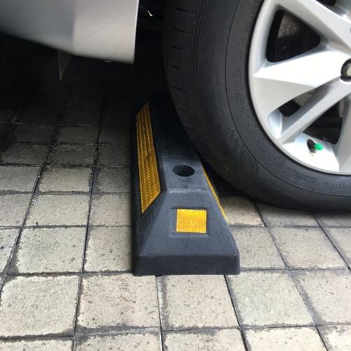 Promo Langsung dari pabrik! Parkir Whell Stopper Bahan Rubber Garansi ...