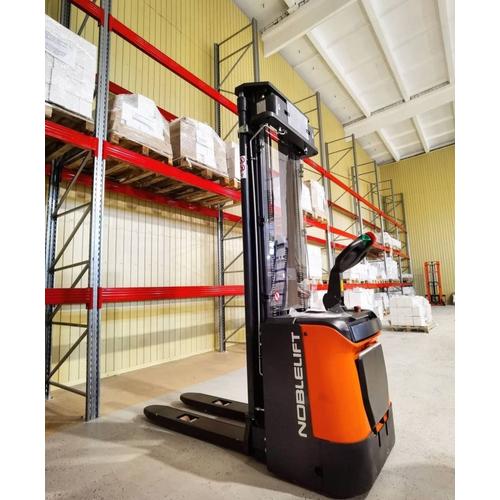 Jual HAND STACKER ELECTRIC CAP 1.6 TON TINGGI 3.4 m s/d 5.3m MERK ...