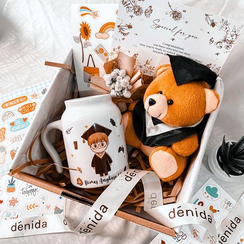 Jual Denida Gift Box | Hadiah Wisuda Custom | Hampers Wisuda | Mug ...