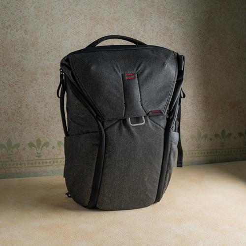 Jual Peak Design Everyday Backpack 20L Charcoal. Mulus Like New - Kota ...