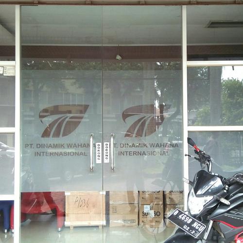 Promo Biaya Pasang Cuting Sticker Kaca Kantor dan Logo - Kota Depok ...