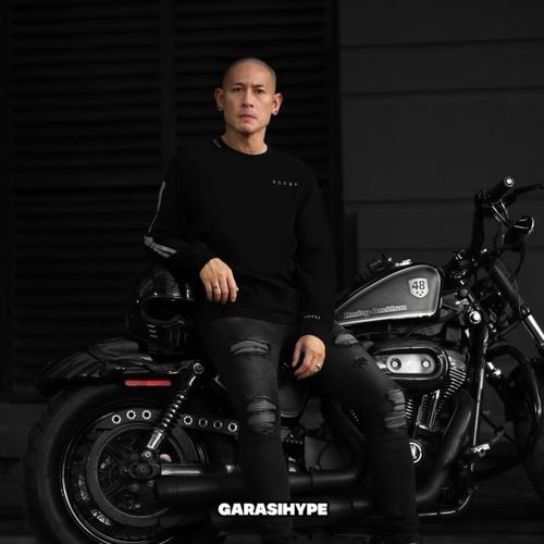 Jual [ORIGINAL] Rucas Season 12 Dark Grey Caviar Leather Jeans - 31 ...