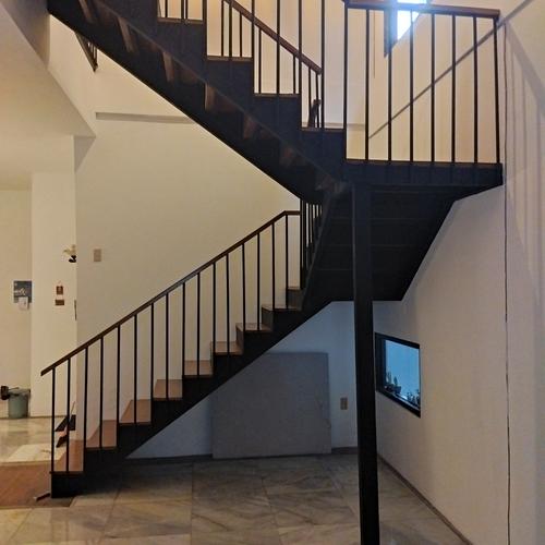 Jual Tangga besi dan kayu Tangga industrial Tangga minimalis Tangga ...