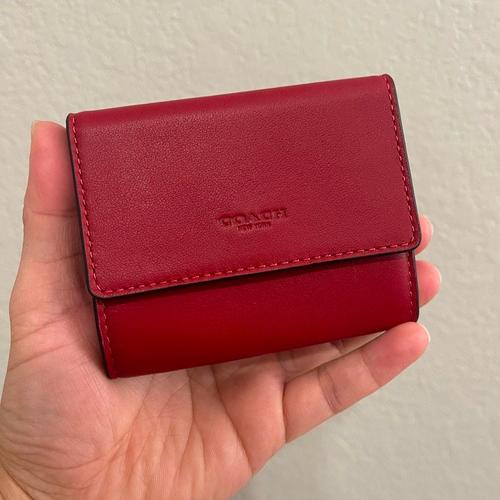 Jual Card Case Wallet Red 1941 - Jakarta Utara - KristantiBranded ...