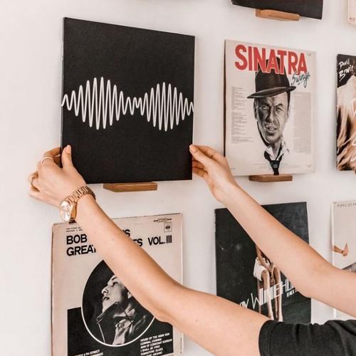 Jual RAK DINDING UNTUK VINYL PIRINGAN HITAM - Jati - Kab. Sukoharjo ...