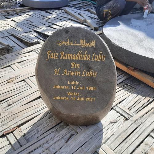 Jual Nisan Batu Alam Model Duduk - Kab. Tulungagung - Galeri Marmer ...