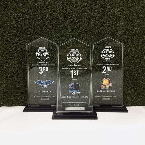 Jual Plakat Piala Piagam Plakat Akrilik Trophy Plakat Wisuda Vandel ...