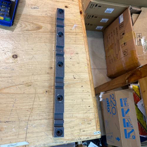 Jual Busbar Schneider 3phase 4pole 87277 okken made in Hungary ...