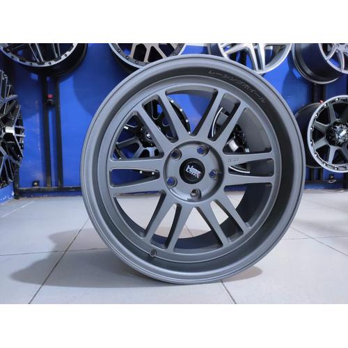 Jual Velg Mobil Innova Zenix Lebar 9 Ring 18 HSR BOROKO BLY Bukan velg ...