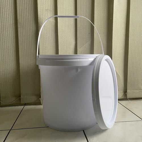 Jual Ember plastik 15 liter Pail 15 liter (18KG) WHITE - white blueish ...