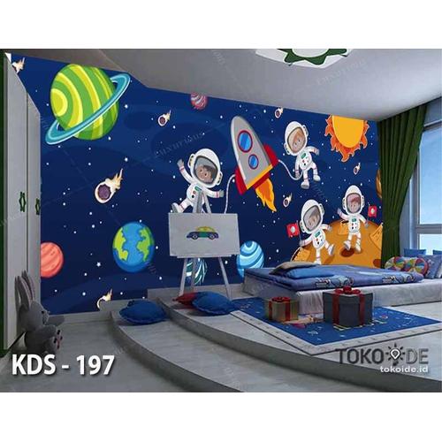 Jual Wallpaper Dinding 3D Custom Anak Motif Astronot Planet Luar ...