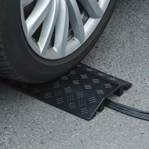 Jual Cable cover lantai 100cm floor cable duck kabel ducting - Jakarta ...