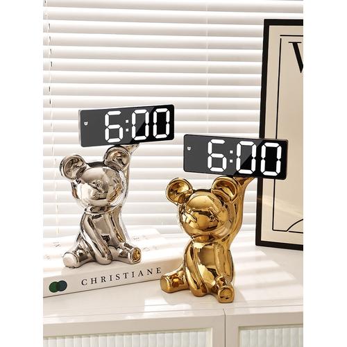 Jual Jam Meja Digital Karakter Lucu / Digital Clock Bearbrick 2012 ...