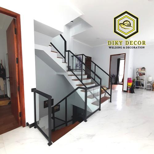 Jual Railing Tangga Kaca Tempered Tiang Besi Hollow 40x40x1,6mm Model ...