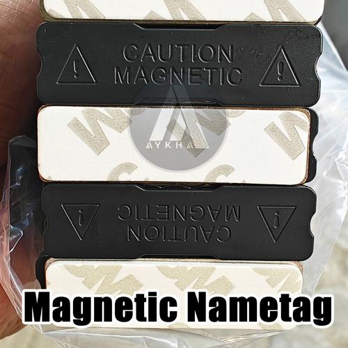Jual MAGNET NAMA DADA NAME TAG KOTAK PLASTIK SEGITIGA HITAM ORIGINAL ...