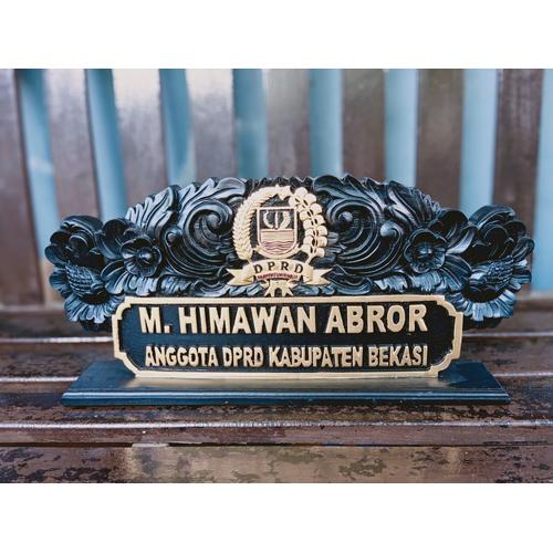 Jual PAPAN NAMA / PAPAN NAMA UKIR KAYU / PAPAN NAMA MEJA KERJA DPRD ...