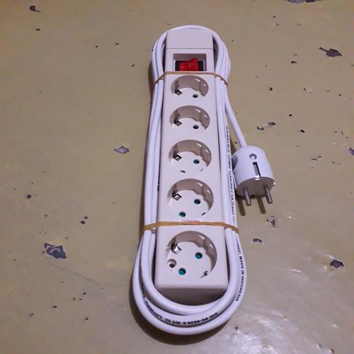 Jual stop kontak listrik 5 lubang + saklar (kabel 5 meter ) standard ...