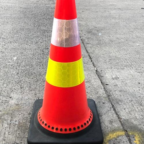 Jual Traffic Cone PVC Tinggi 75 Cm / Kerucut Lalu Lintas Murah ...