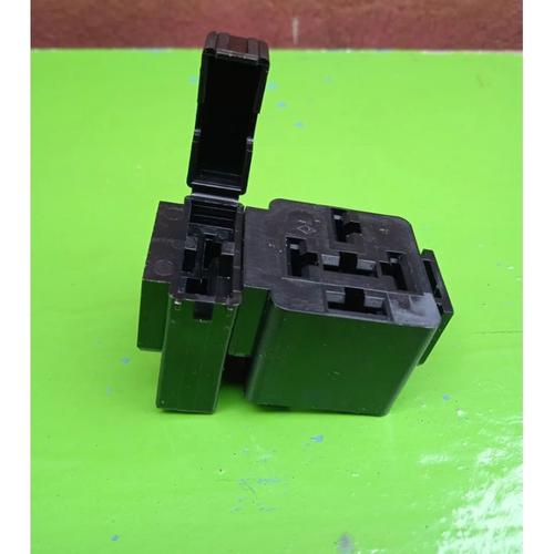 Jual SOKET RELAY GANDENG DAN FUSE BOX SET TANPA SKUN - Jakarta Timur ...