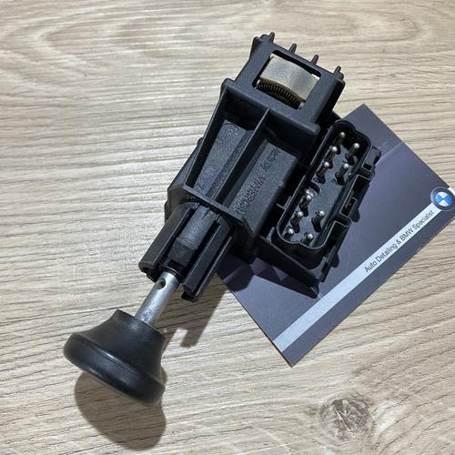 Jual Original Bmw E30 Switch Saklar Lampu 1377282 - Kota Depok ...