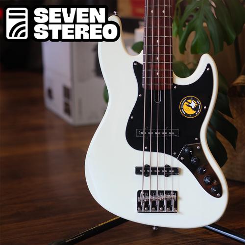 Jual Sire Bass V3 5 String Artic White 2nd Gen - Kota Bandung - SEVEN ...