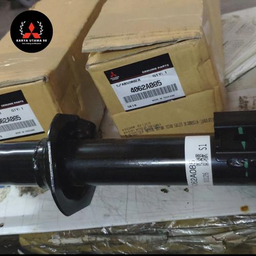 Jual Shock Breaker Depan Pajero Sport Old SET. ORISINIL 4062A085 ...