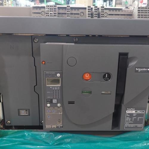 Jual Acb Drowout Mvs32N 50Ka 4P-3200A+Motores'Uvt'Mx'Aux 220Vac Schneider - Jakarta Selatan ...