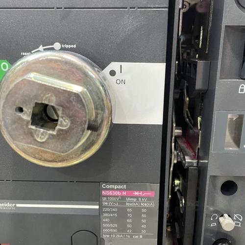 Jual Schneider Mccb Ns630B H 3P 630A Drawout + Rotary Handle Micrologic ...