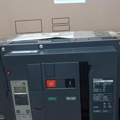 Jual Acb 4P 3200A Schneider Nw32H1 Komplit Motorized Uvt Aux Original - Jakarta Selatan ...