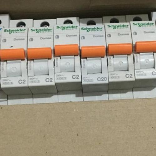 Jual MCB SCHNEIDER DOMAE 1P ORIGINAL 2A/4A/ 1PHASE - 4 AMPERE - Jakarta Pusat - HS electric ...