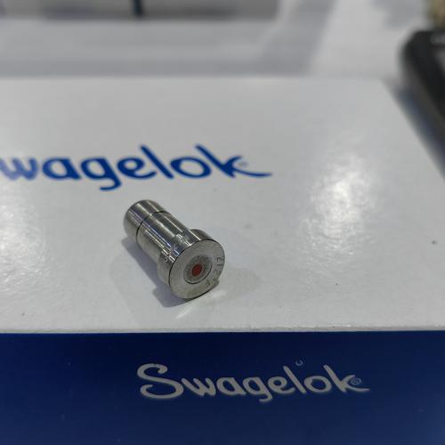 Jual Fusible Tube Adapter 3/8" OD 212°F Orange Swagelok SS-6-FTA-212 ...