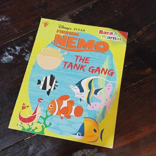Jual Disney - Pixar Finding Nemo The Tank Gang - Baca & Warnai - Kota ...