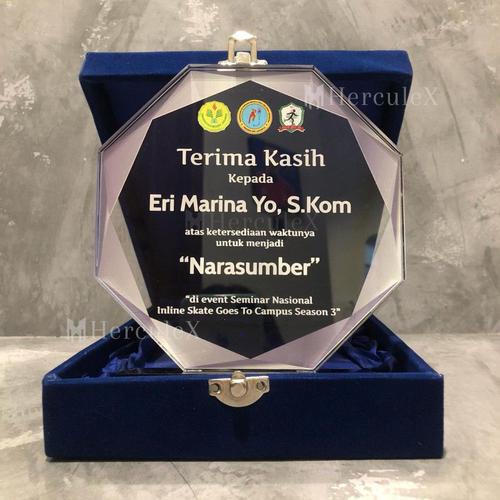 Promo Plakat Murah / Plakat Akrilik / Piagam / Trophy + Box - Jakarta ...