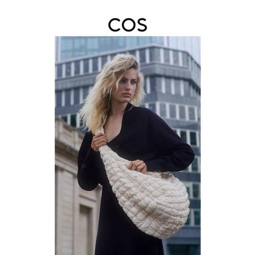Jual COS OVERSIZED QUILTED SHOULDER BAG - JENNIE BAG - Black - Kab ...