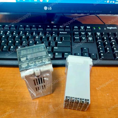 Jual new SDC10 temperature controller yamatake SDC10 model C10T6DTA02D0 ...