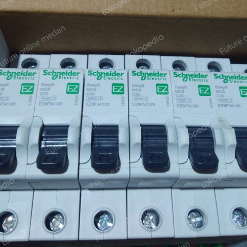 Jual Mcb / stut Schneider EASY9 1p 2a 4a 6a 10a 16a 20a 25a 32a 40a hitam - 32A - Kota Medan ...