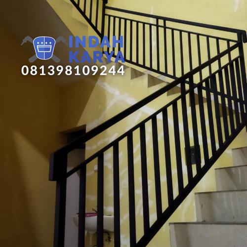 Jual Railing tangga dan balkon minimalis handrail kayu terbaru 2022 ...