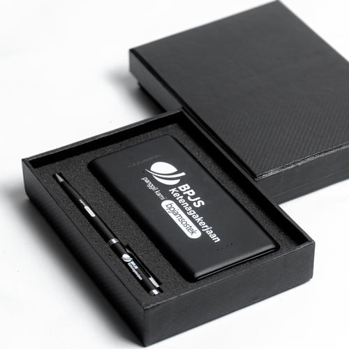 Jual custom gift box powerbank 10.000 MAH + Pena Gift set Corporate ...