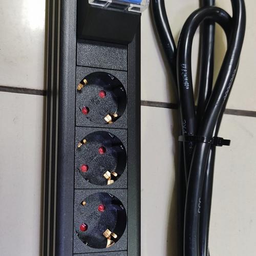 Jual Power distribution unit 6 port 32 A IP Plug 4 mm - Jakarta Pusat - Gudang Rack Server ...