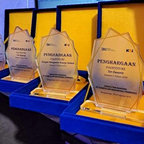 Jual Model plakat dan trophy bebas design - Kota Bogor - Plakatkita7 ...