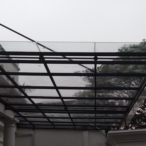 Jual kanopi atap kaca tempered, tebal kaca 6mm, rangka besi hollow ...