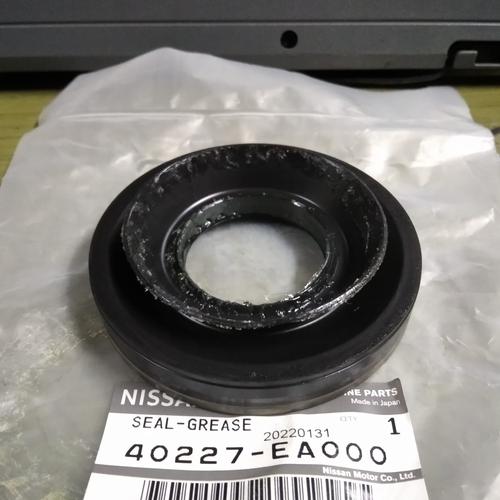 Jual SEAL OIL GREASE SIDE SHAFT NISSAN NAVARA NP300 D40 D23 40227-EA000 ...