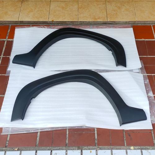 Jual Moulding Overfender Wheel Arc Depan Asli Mitsubishi New Xpander ...