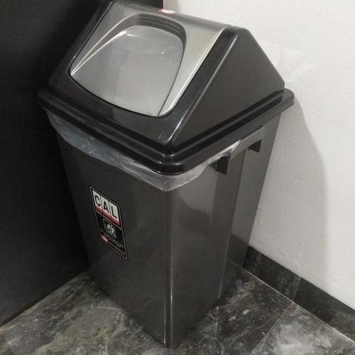 Jual TEMPAT KOTAK SAMPAH PLASTIK TUTUP GOYANG 70 LITER SHINPO 870 ...