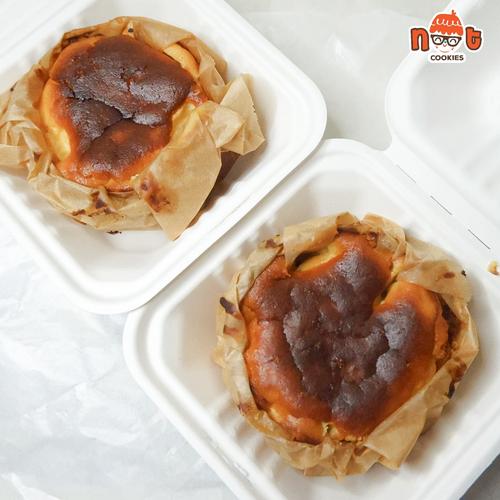 Jual Mini Basque Burnt Cheesecake - Jakarta Timur - Not cookies | Tokopedia