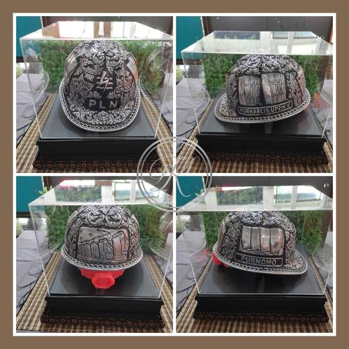 Jual Kemasan box batik akrilik base kayu untuk souvenir helm ukir ...