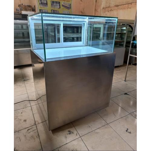Jual Showcase Chiller Custom Untuk Display Kue Cake | showcase Custom ...
