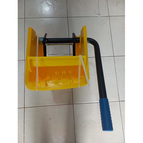 Jual wringer mop bucket / alat pemeras kain pel - Double Bucket ...