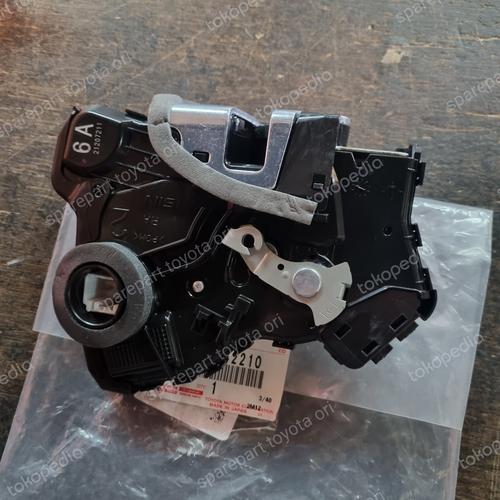 Jual Door Lock Kanan Land Cruiser VX200 Lexus LX570 RX270 RX350 69030 ...